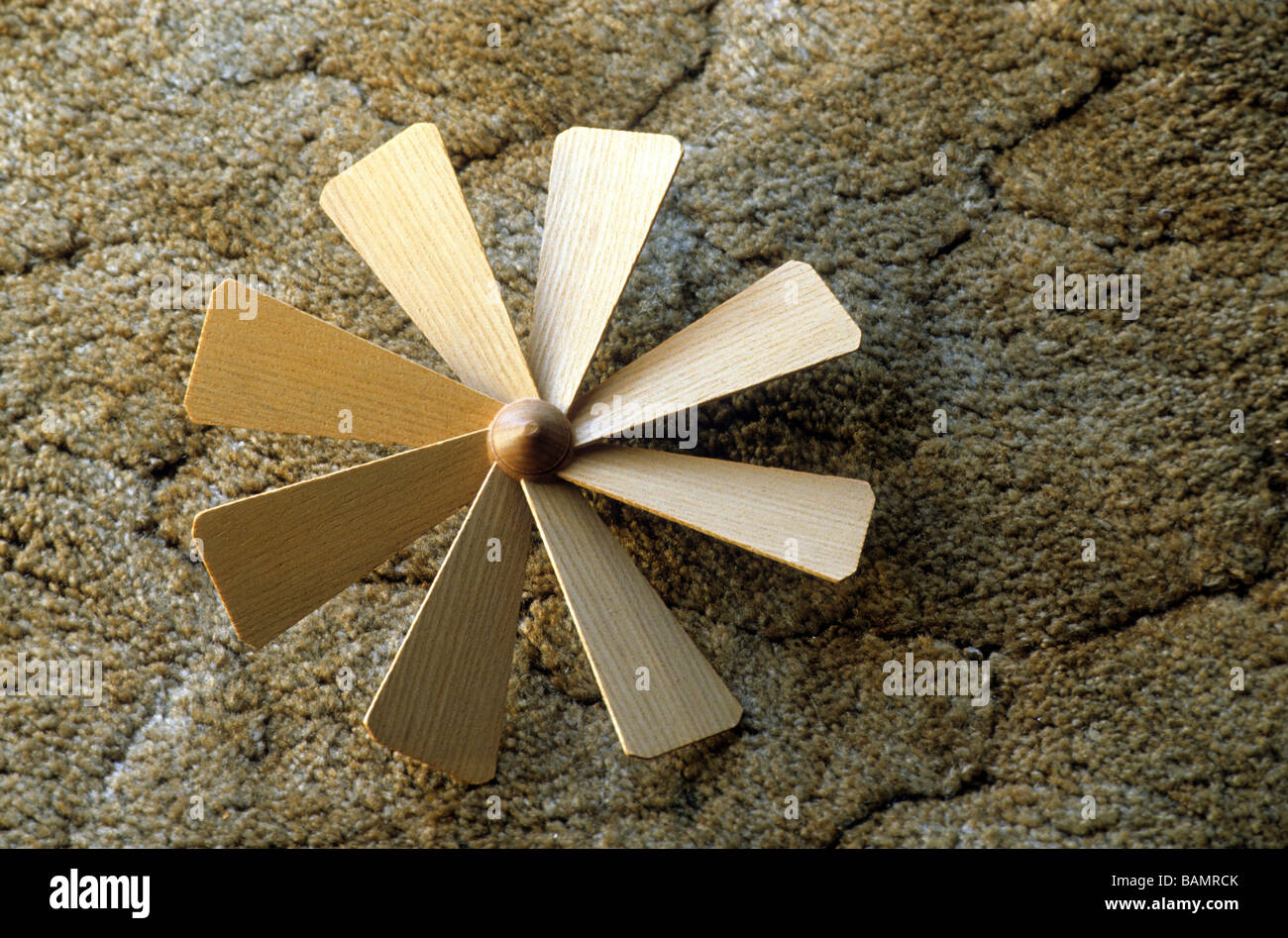 Wood fan propeller science movement physics air airflow flow move power ...