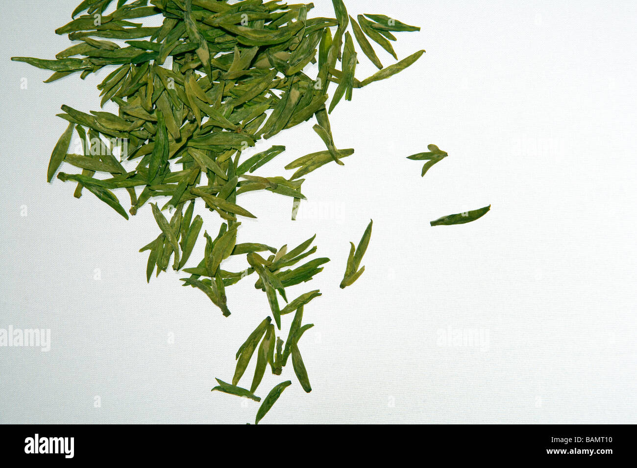 Scattered Fresh Tea Leaves Stock Photo - Alamy