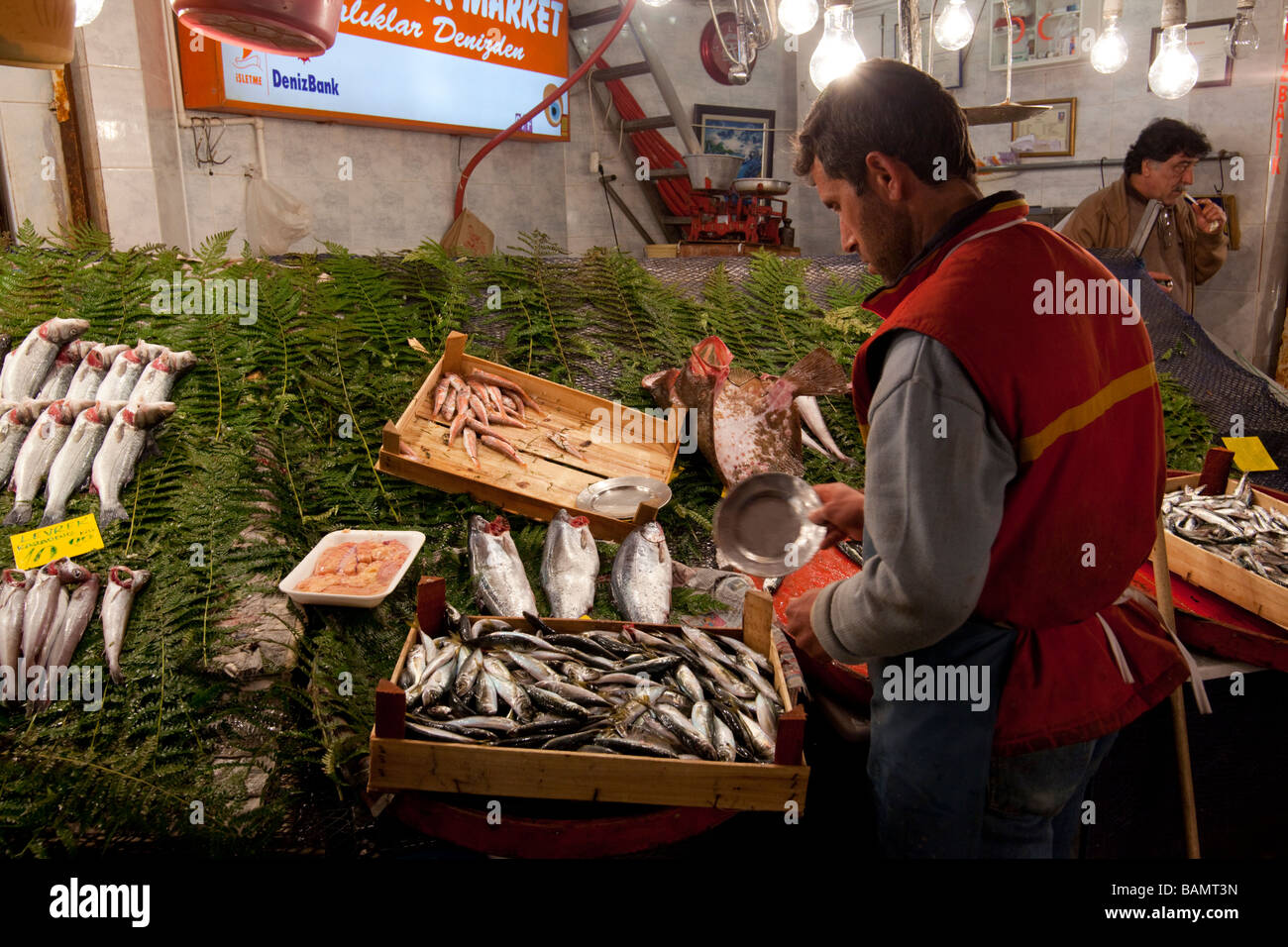 Fish vendors istanbul hi-res stock photography and images - Alamy