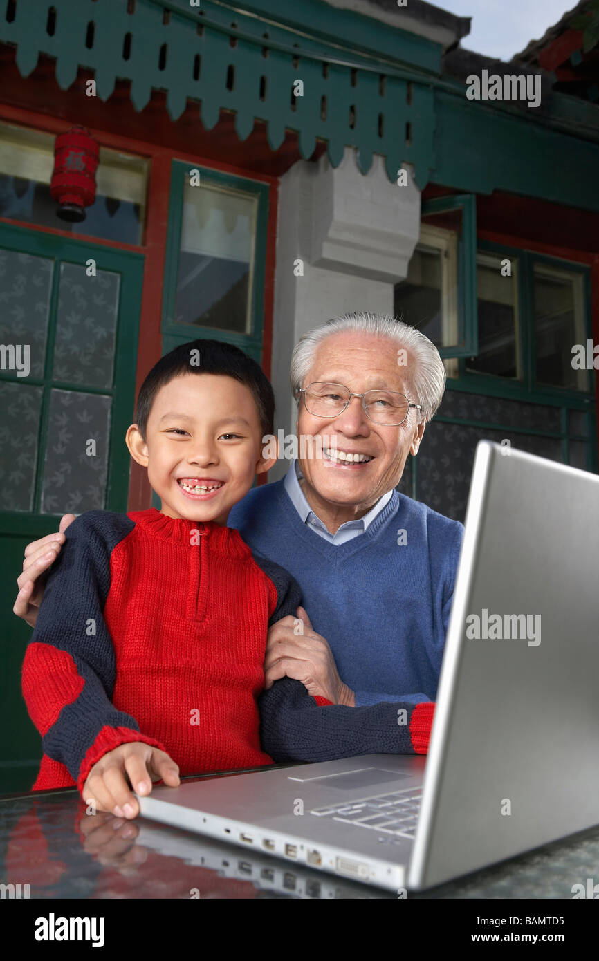 Children with computers 70's hi-res stock photography and images - Alamy