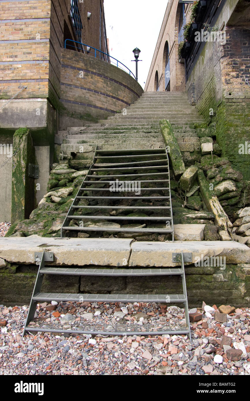 Gravel steps hi-res stock photography and images - Alamy
