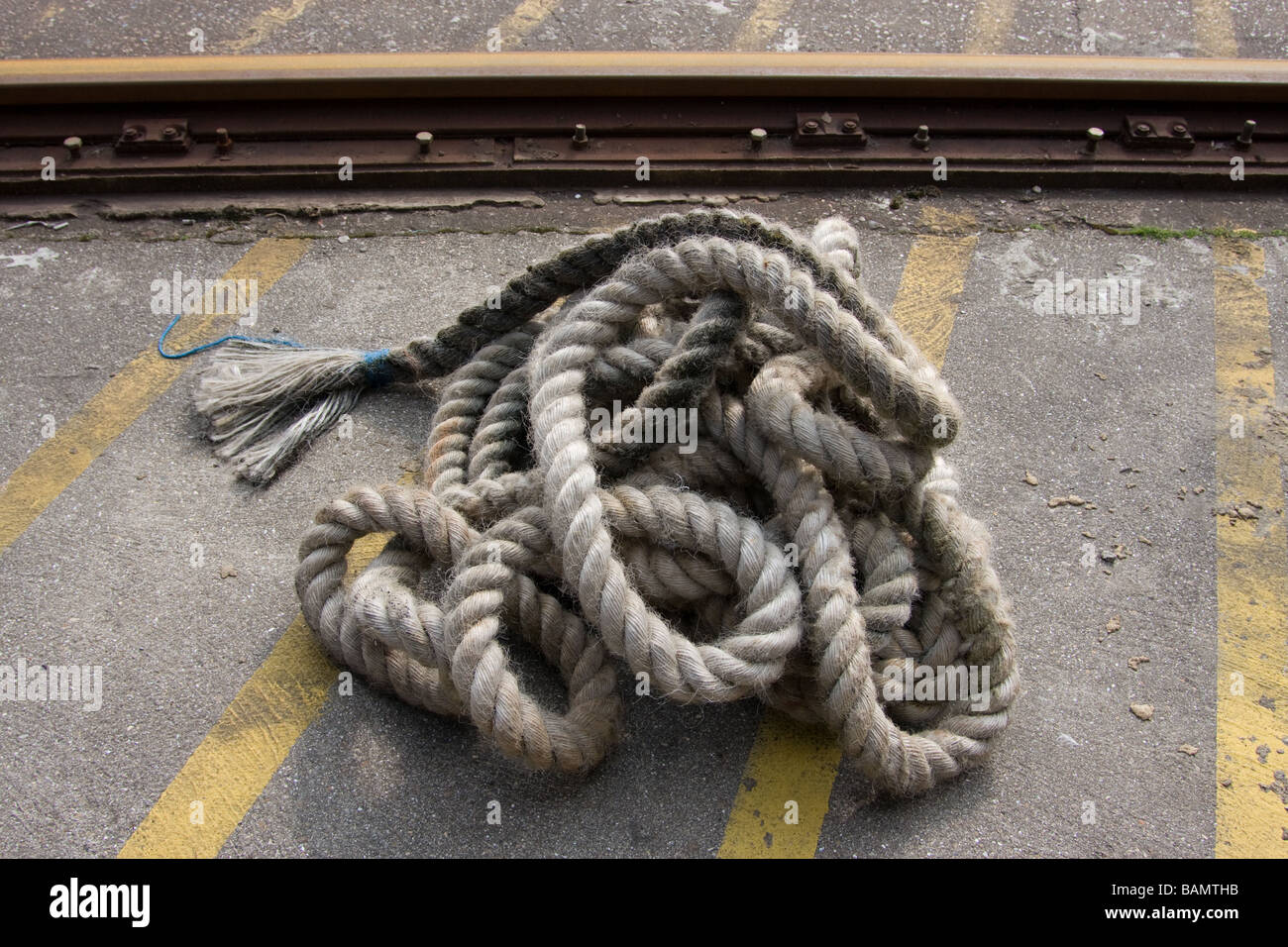 Thames mooring hi-res stock photography and images - Alamy