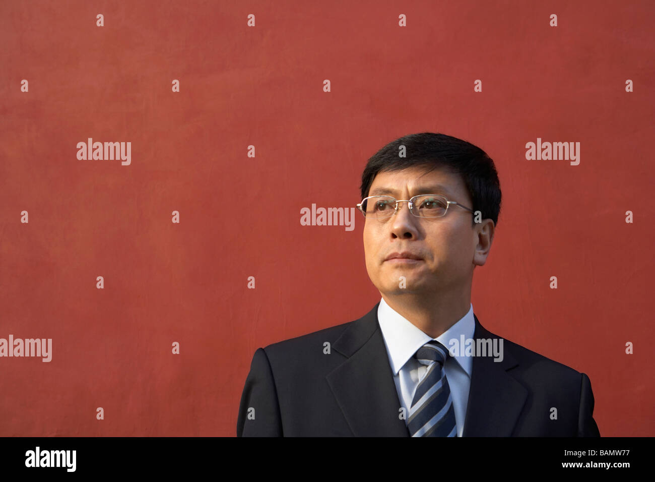 Person stood looking away hi-res stock photography and images - Alamy