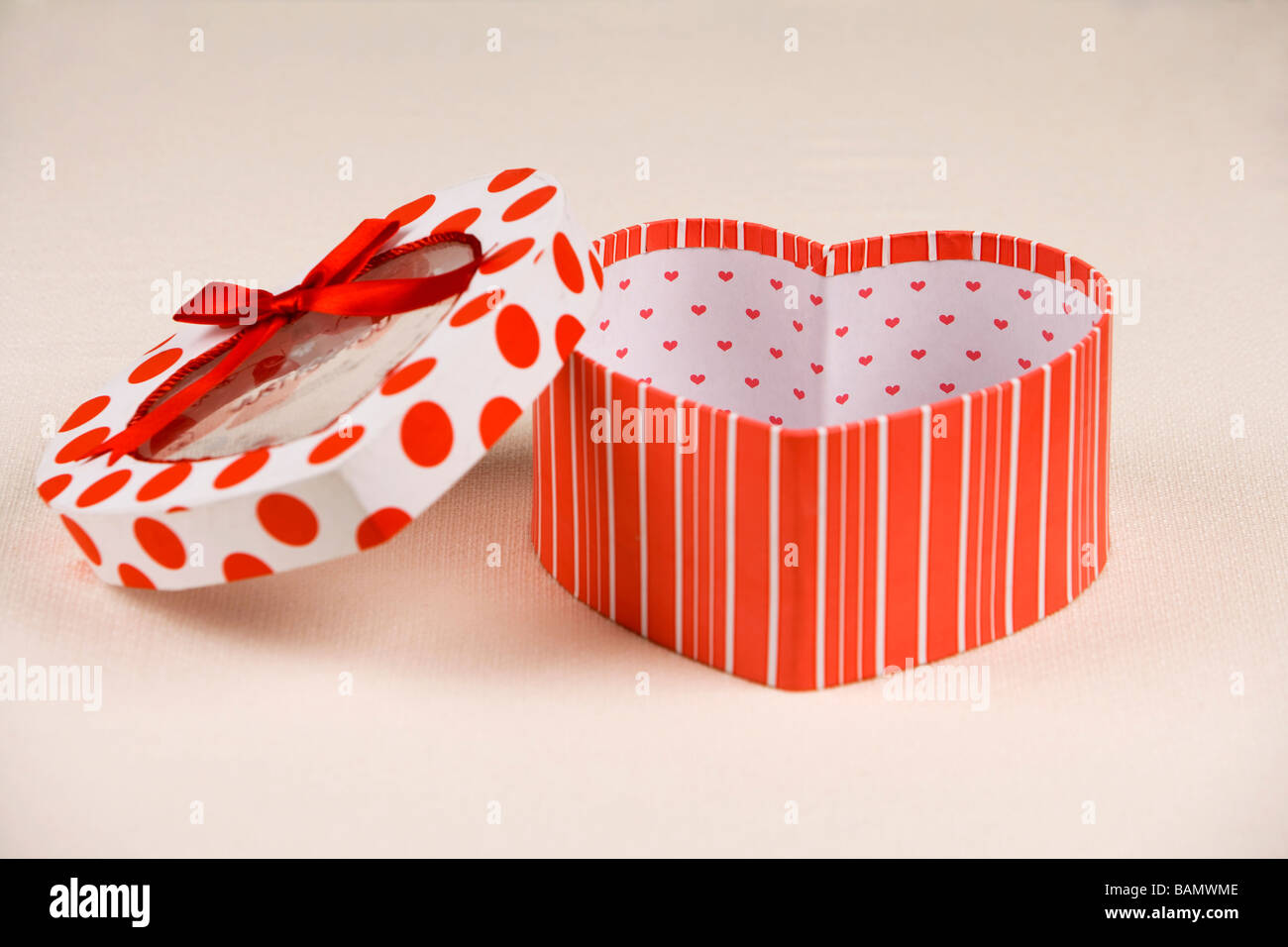 Heart-Shaped Gift Box With Lid Stock Photo - Alamy
