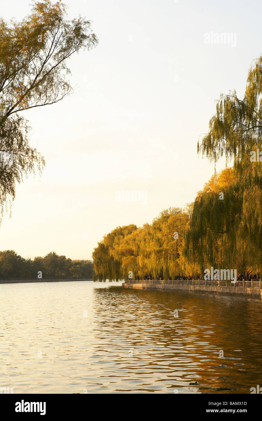 Vertically across hi-res stock photography and images - Alamy