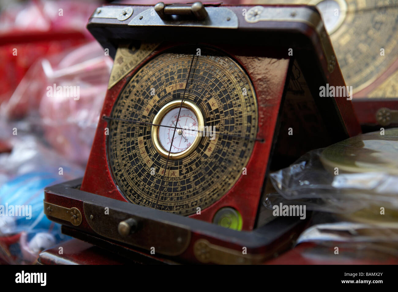 Antique chinese clock hi-res stock photography and images - Alamy