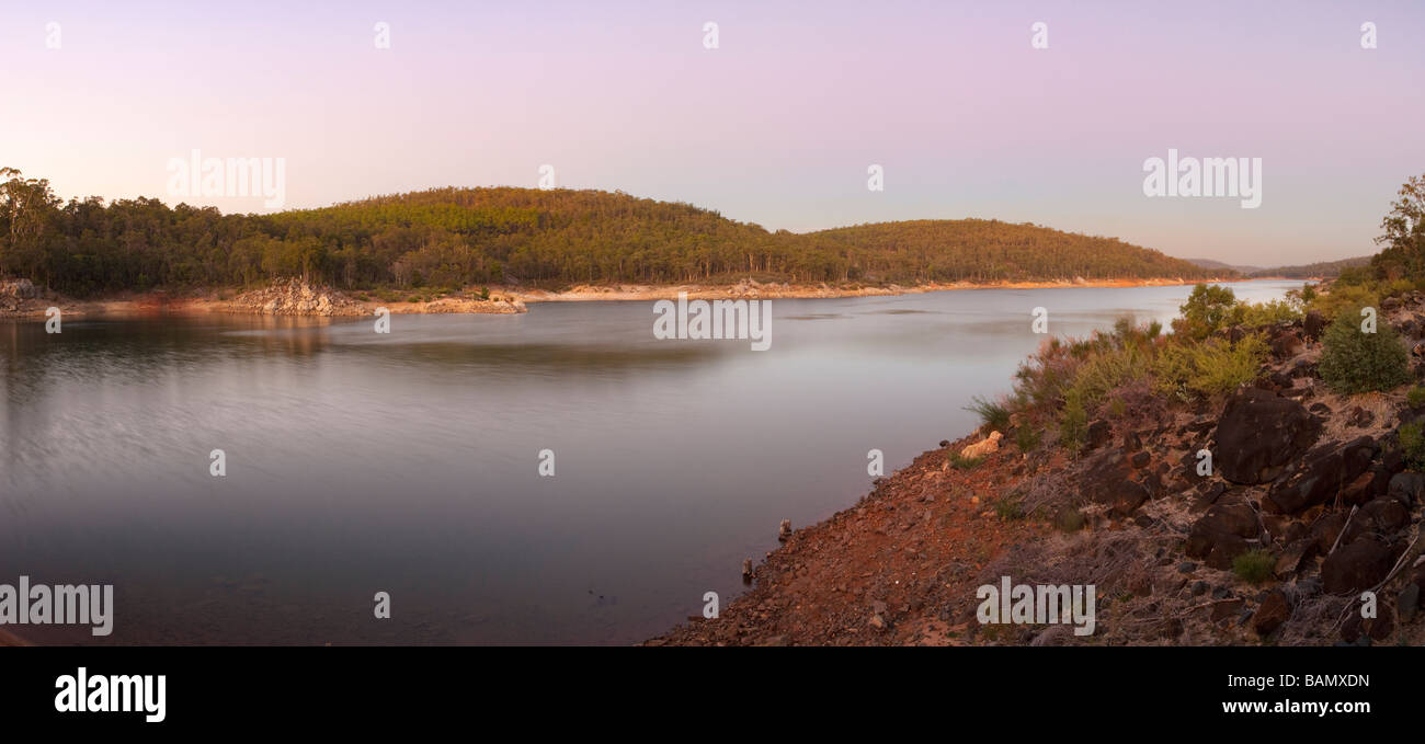 Mundaring Weir reservoir at sunset. Perth, Western Australia Stock ...