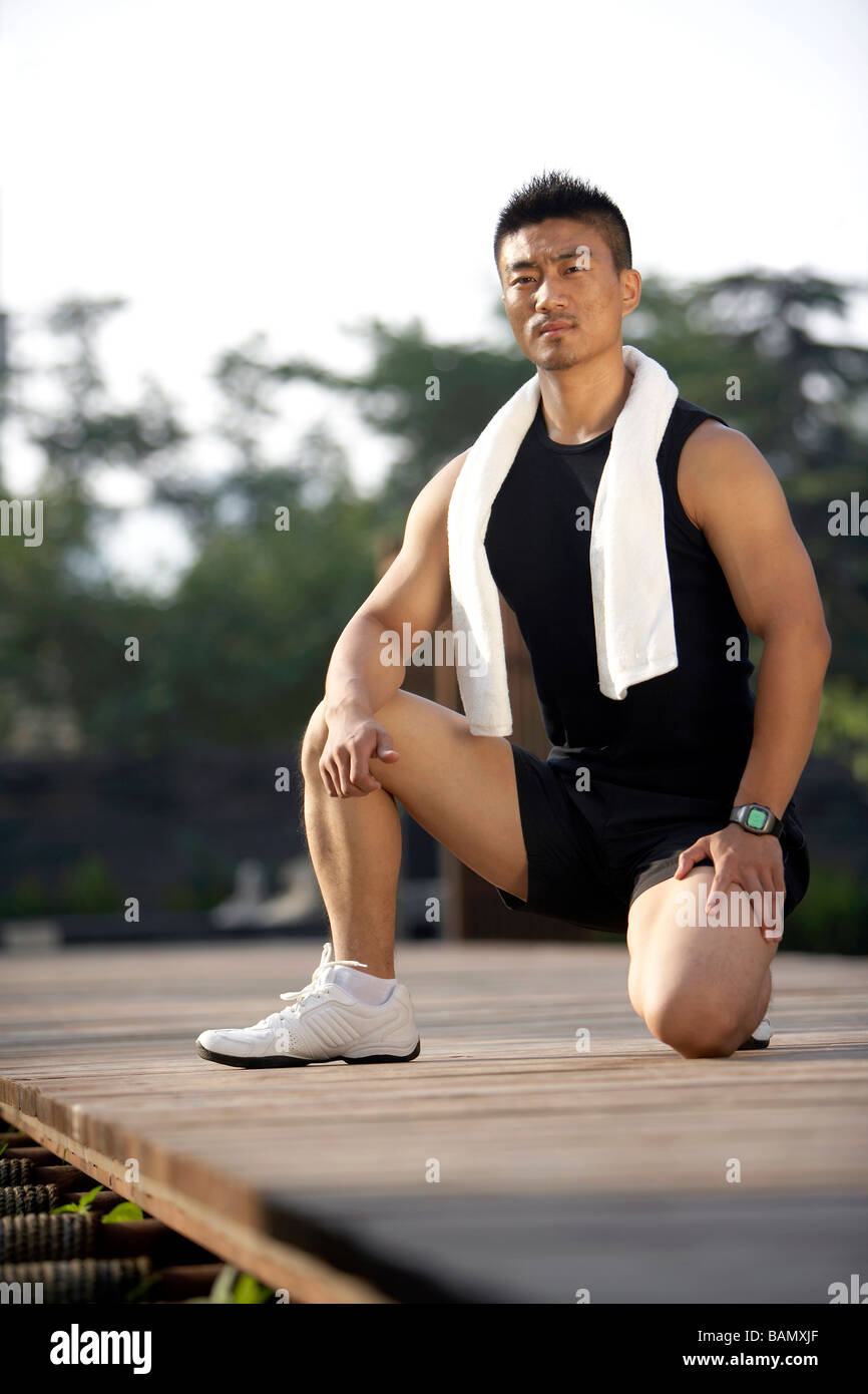 Man crouched full body hi-res stock photography and images - Alamy