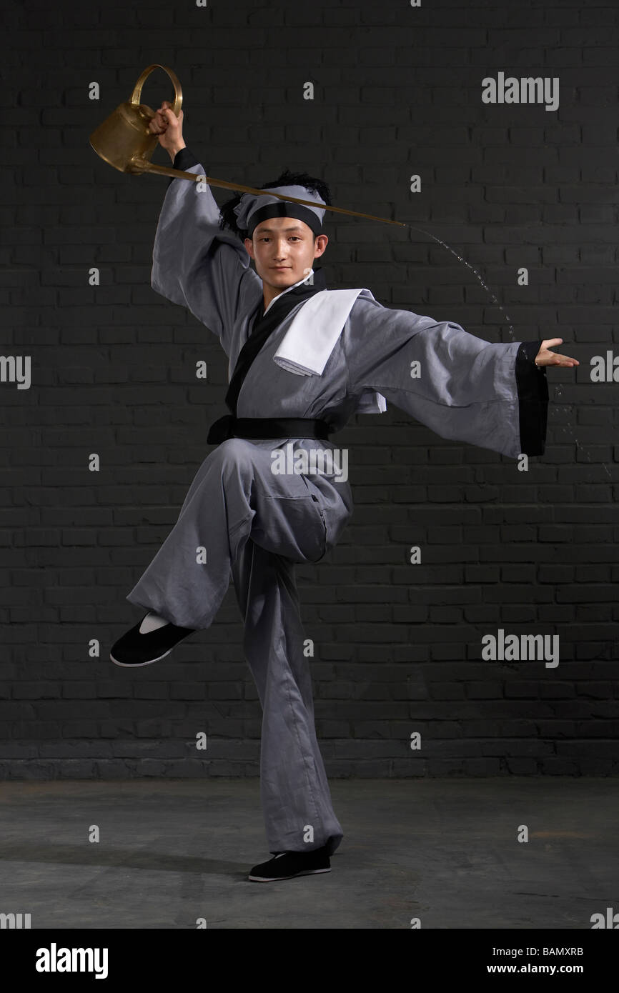 Tradtional Chinese waiter Stock Photo - Alamy Tradtional Chinese waiter Stock Photo - Alamy