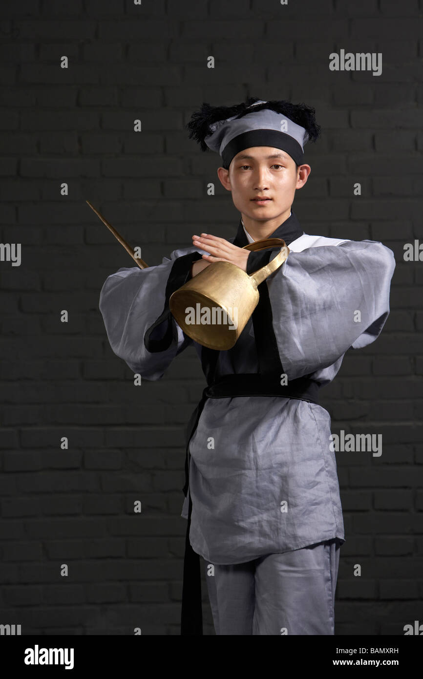 Tradtional Chinese waiter Stock Photo - Alamy