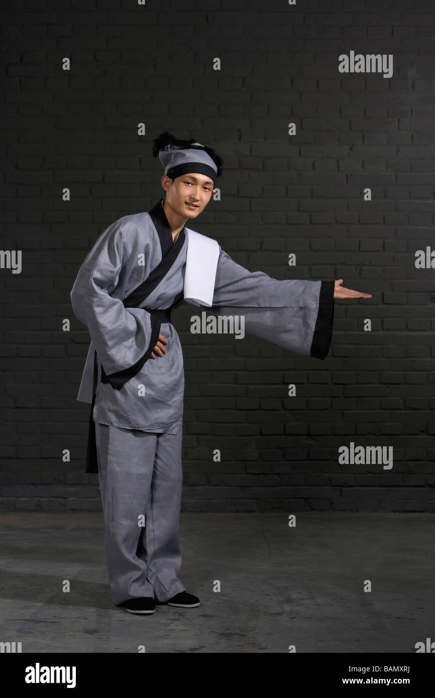 Tradtional Chinese waiter Stock Photo - Alamy