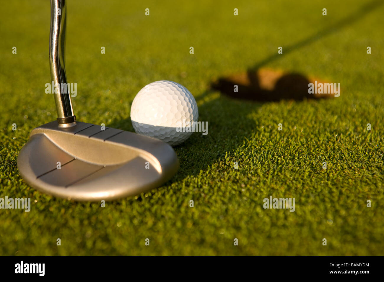 The gimme putt - golf concepts Stock Photo - Alamy