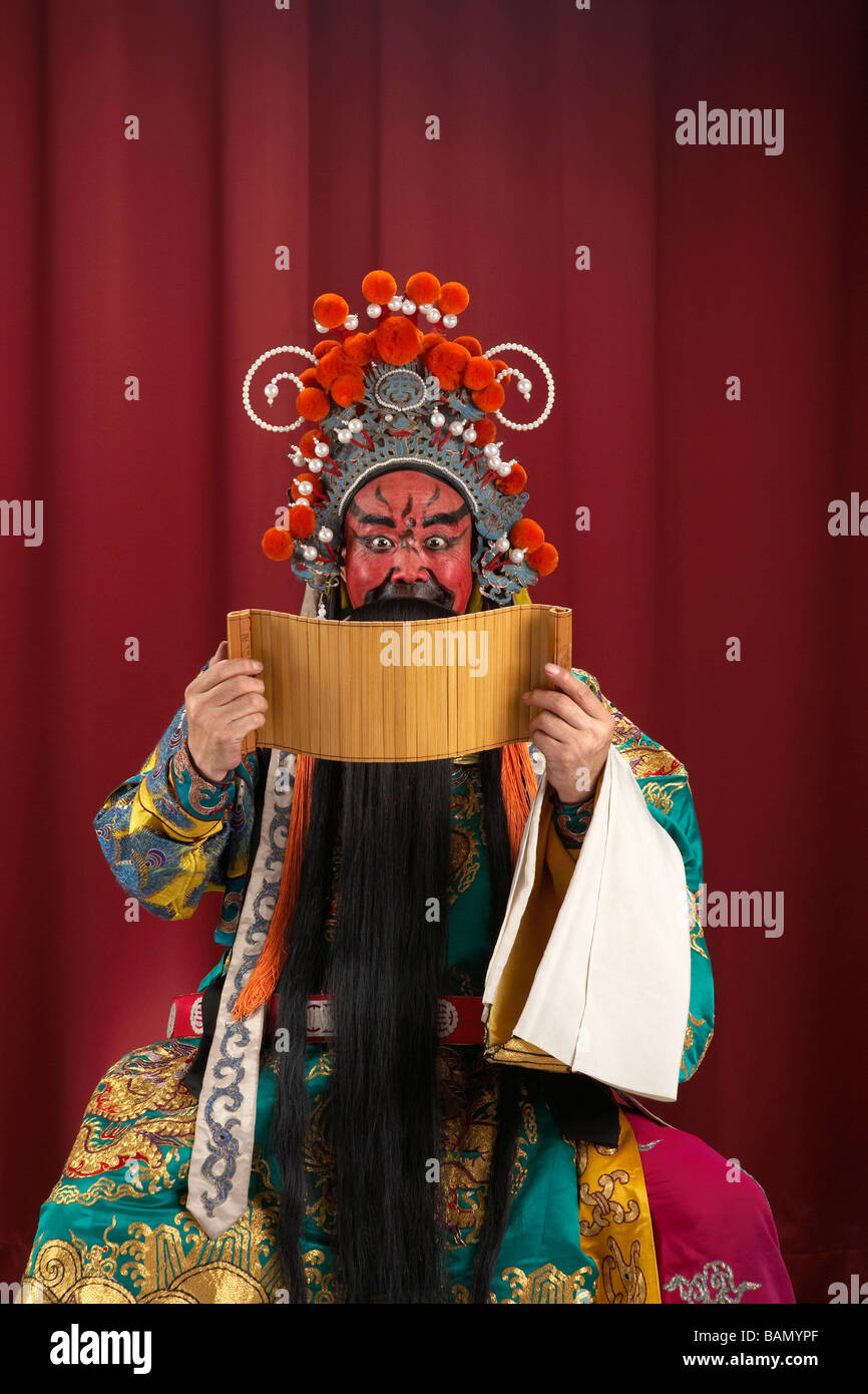 Guang Gong, Ancient Chinese General in Beijing Opera Costume ...