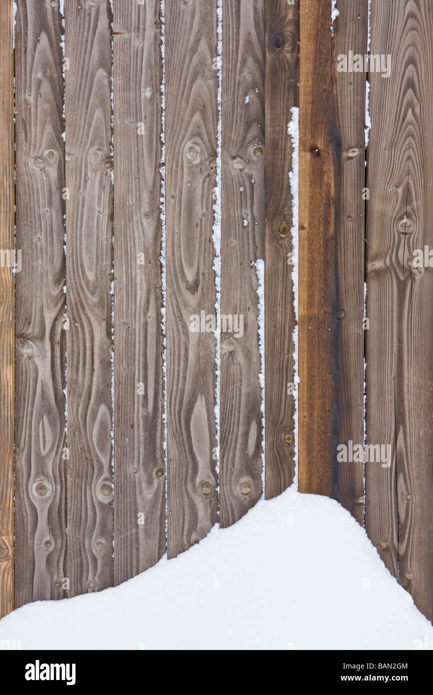 snow shows up the pattern of a wooden gate Stock Photo - Alamy