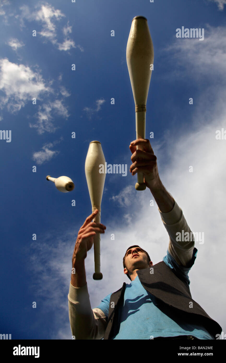 Juggler hi-res stock photography and images - Alamy