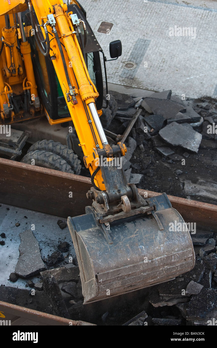 Excavator loading truck hi-res stock photography and images - Alamy