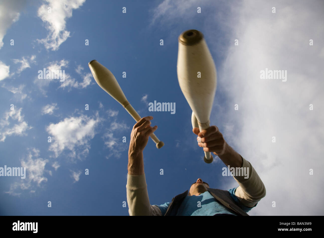 Juggler circus hi-res stock photography and images - Alamy