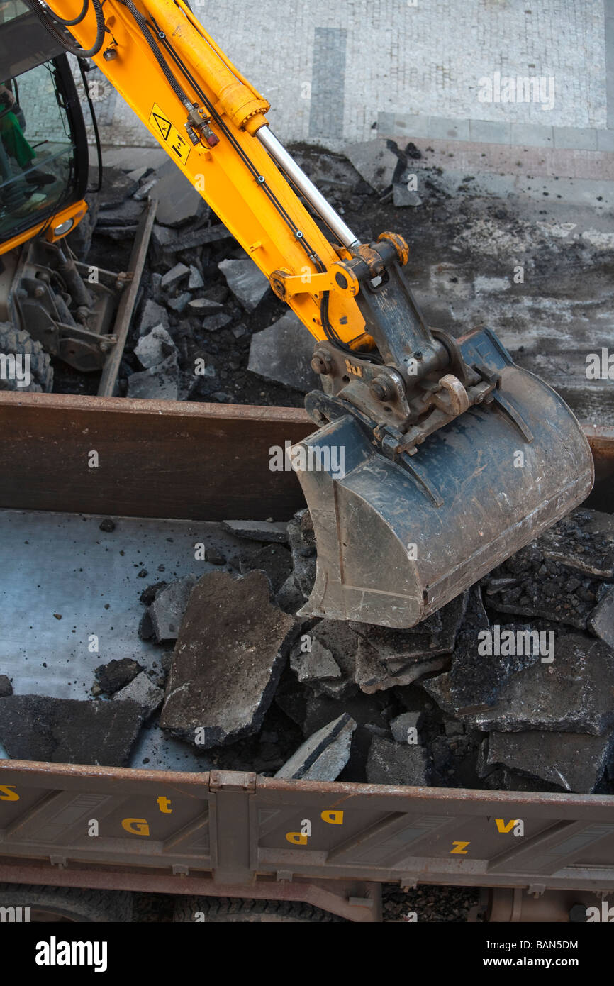 Loading Excavator Onto Truck at Edward Calvo blog