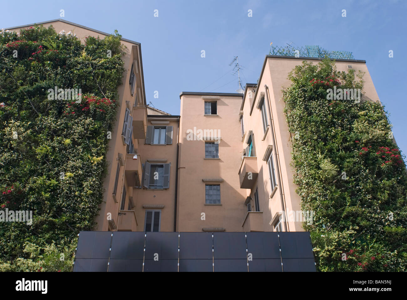 Milan vertical garden hi-res stock photography and images - Alamy