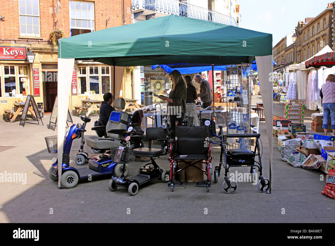 Trading roadside market traders selling hi-res stock photography and ...