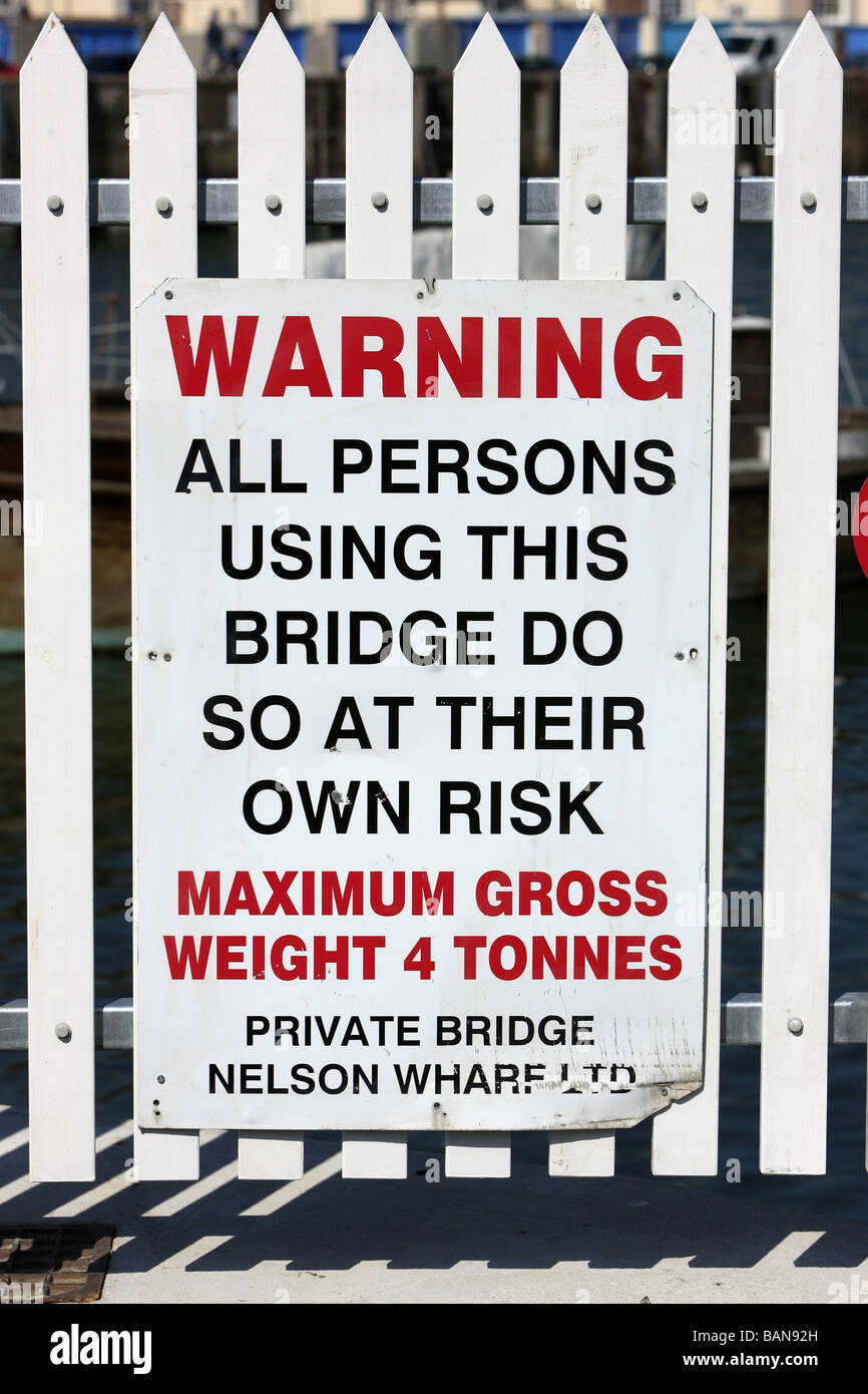 Sign bridge weight hi-res stock photography and images - Alamy