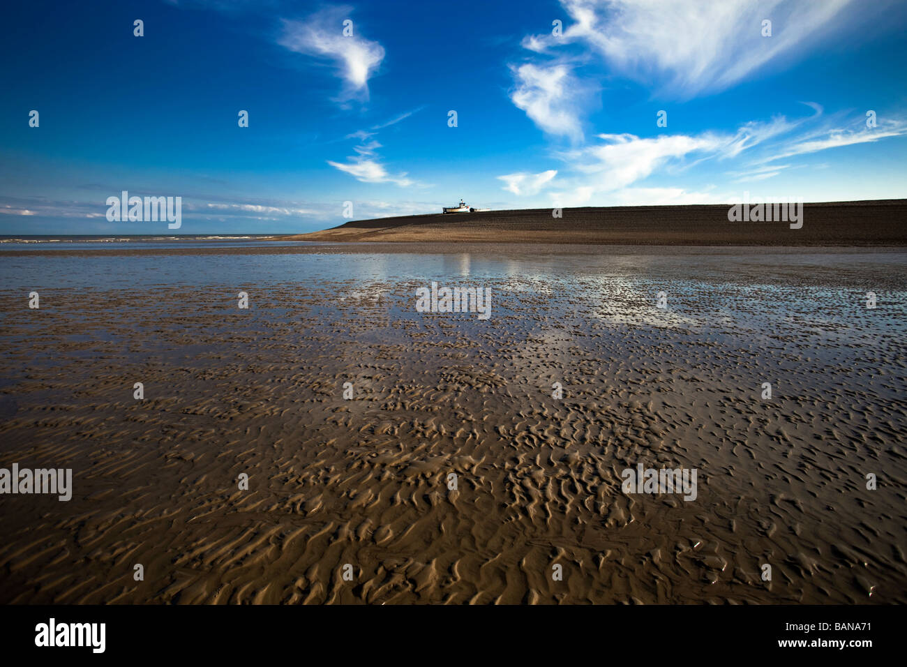 Low tide on England's South East Channel coast Stock Photo - Alamy