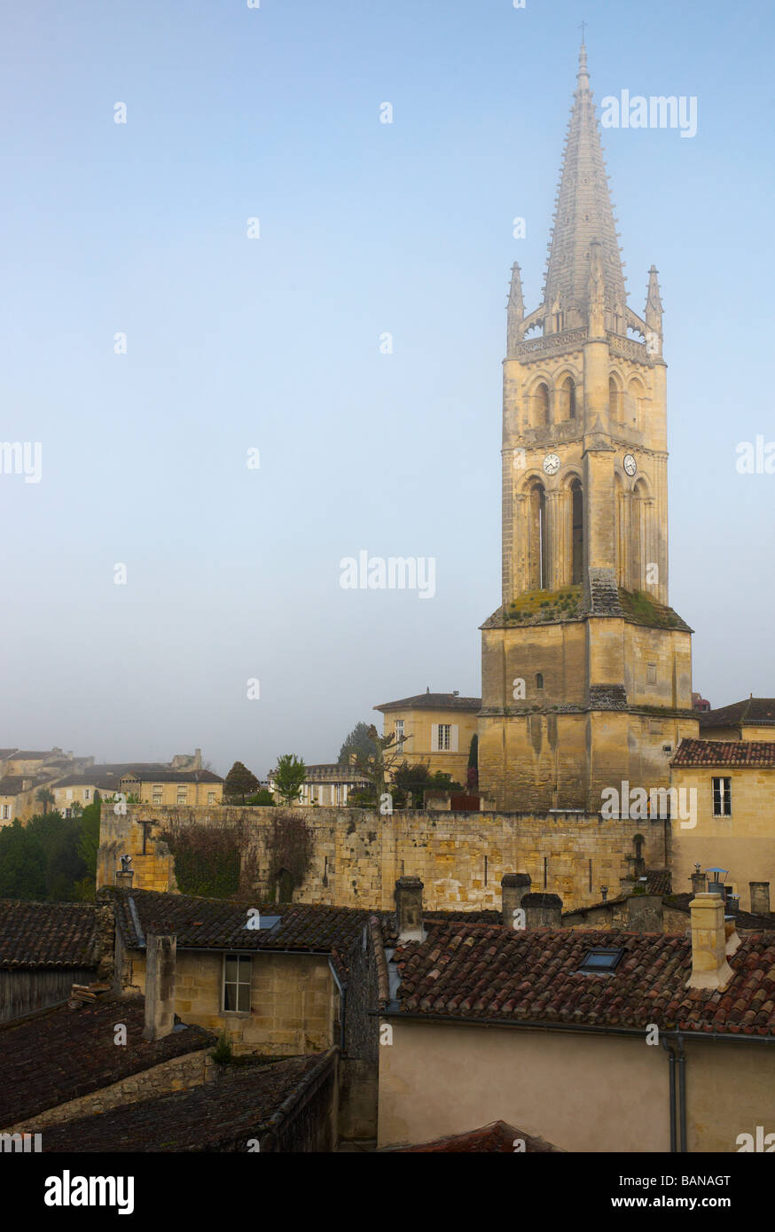 Monolithic church st emilion hi-res stock photography and images - Alamy