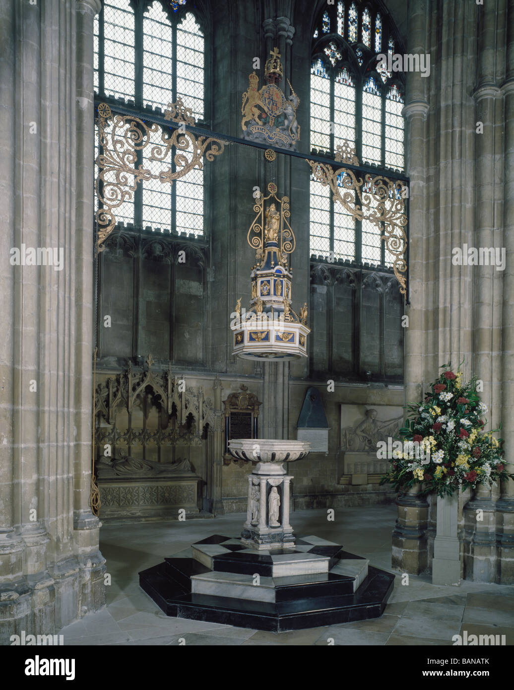 Canterbury Cathedral. Font in the nave Stock Photo - Alamy