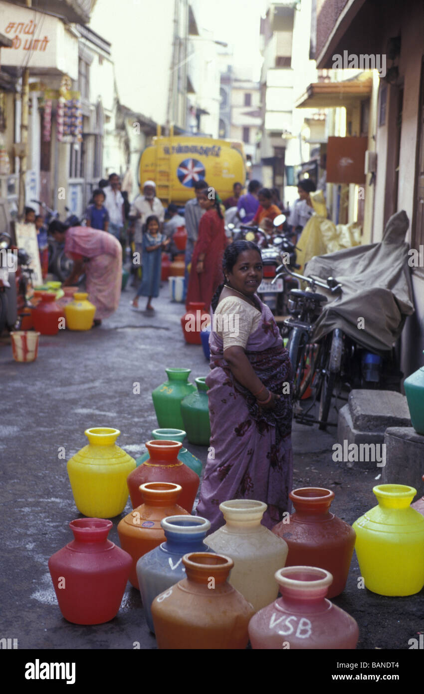 Drinkable water delivery hi-res stock photography and images - Alamy