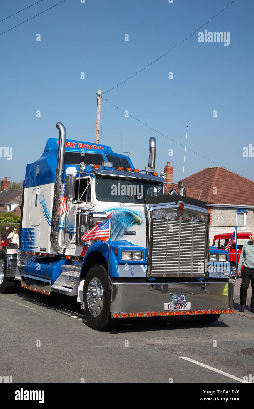 American lorry hi-res stock photography and images - Alamy