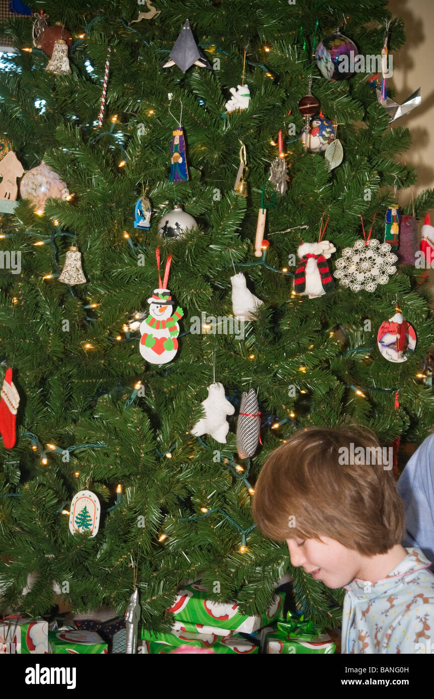 Family values christmas tree hi-res stock photography and images - Alamy