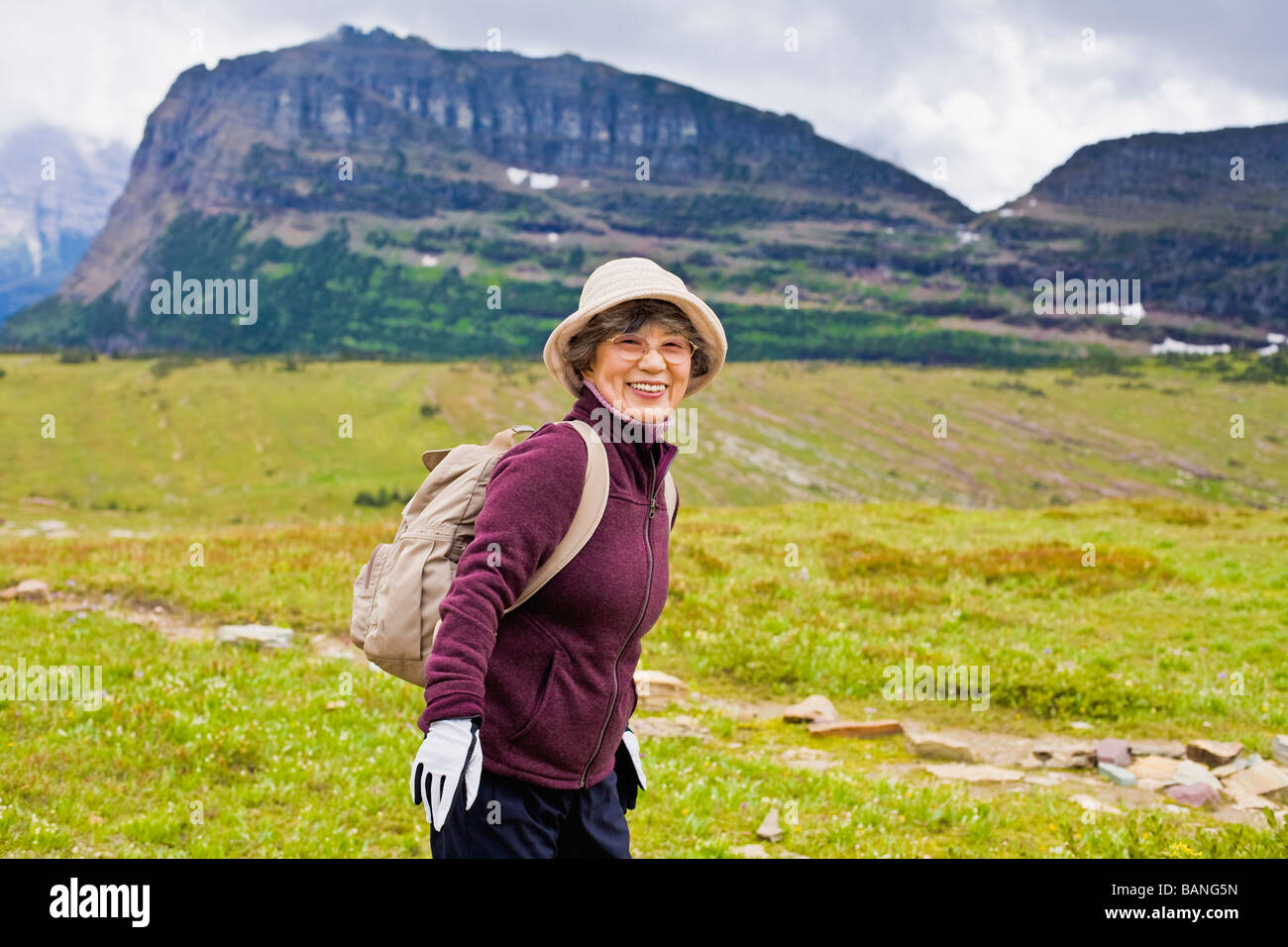 Asian seniors hiking hi-res stock photography and images - Alamy