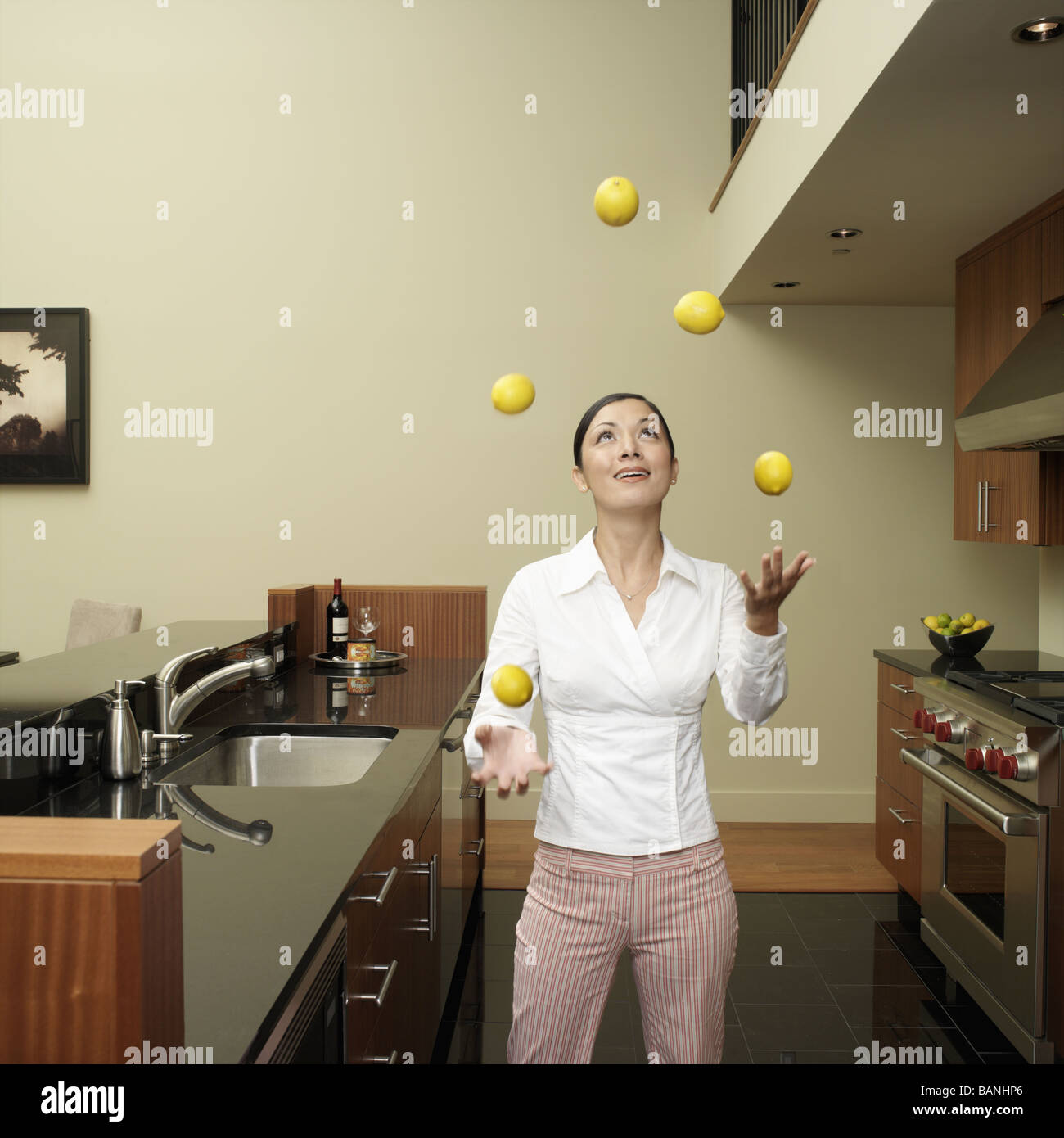 Juggling woman domestic hi-res stock photography and images - Alamy