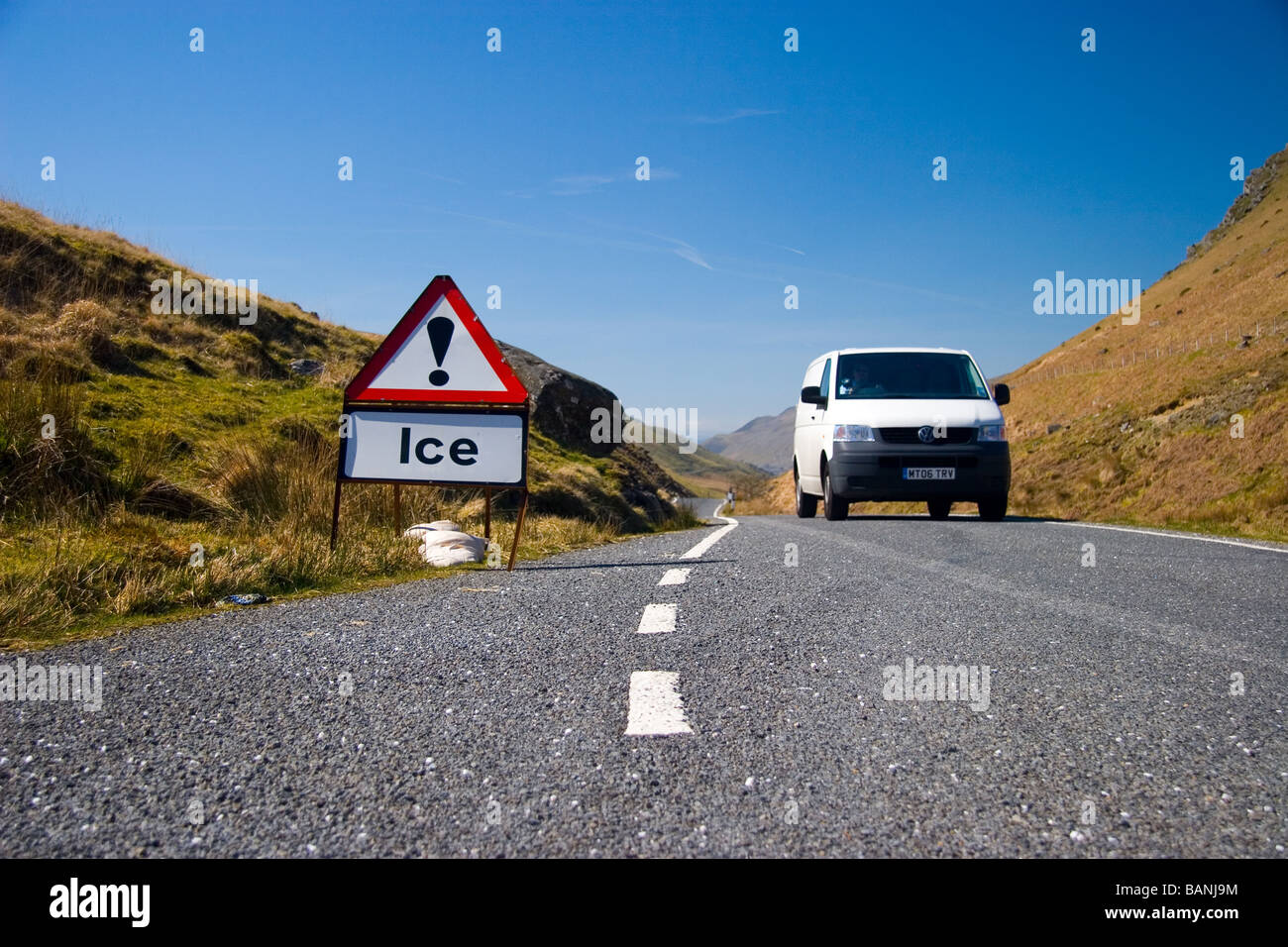 Ice road sign on summers day Stock Photo - Alamy