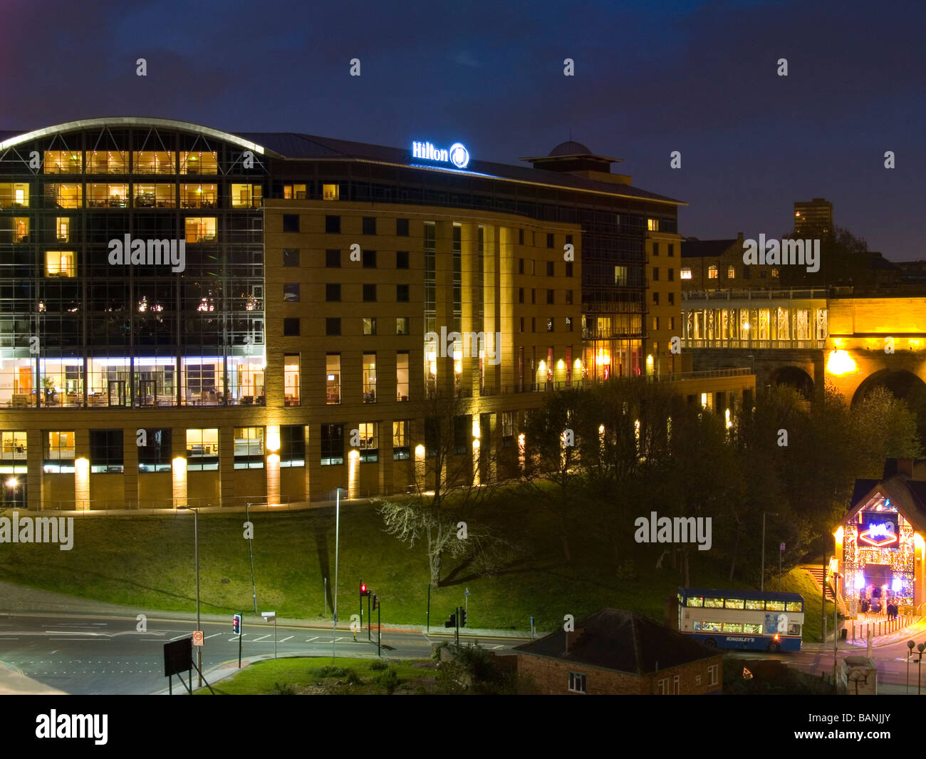 Night time view of river tyne hi-res stock photography and images - Alamy