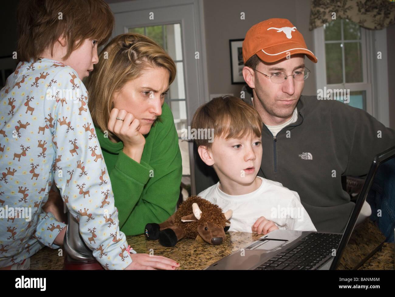 Holiday computer viewing Stock Photo - Alamy