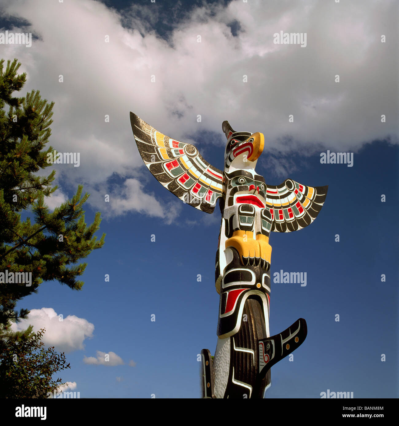 Duncan thunderbird british columbia canada duncan first nations totem ...