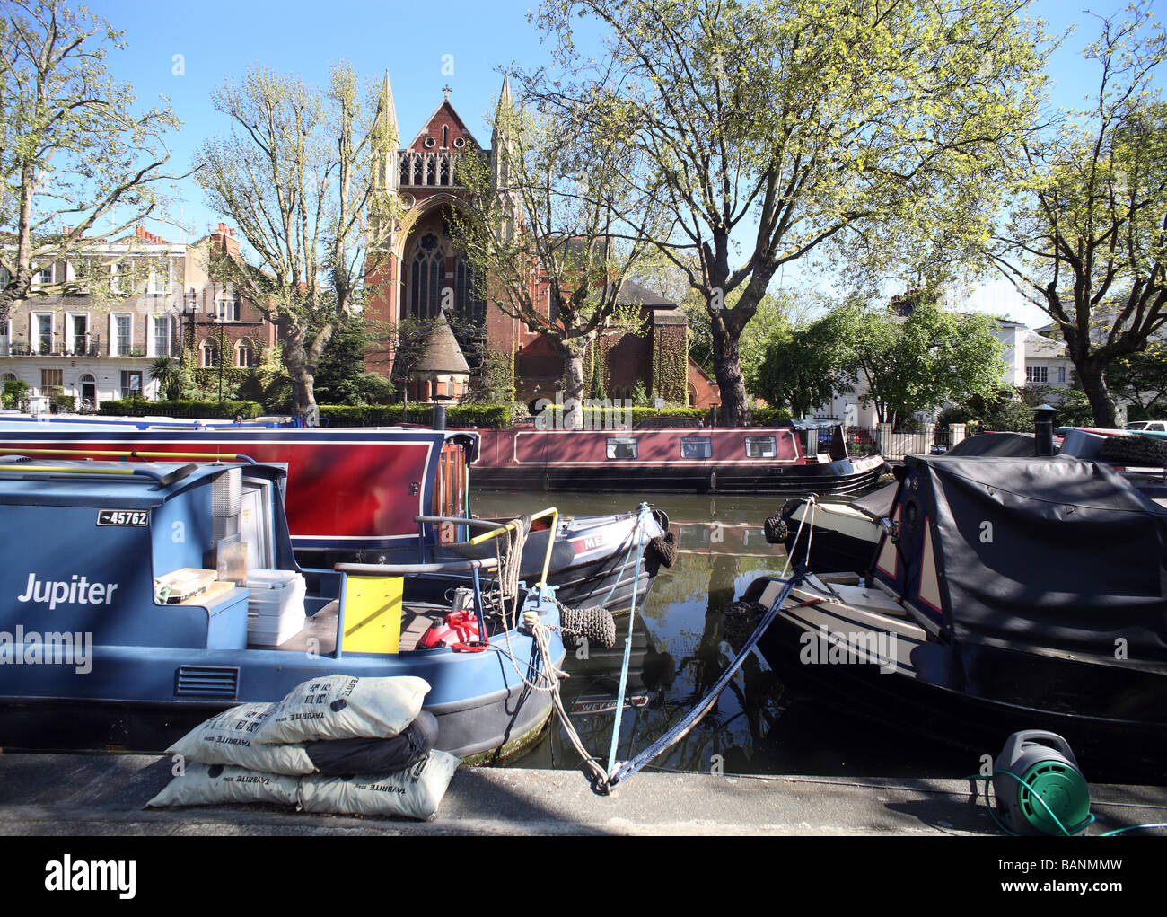 London canal house boat hi-res stock photography and images - Alamy