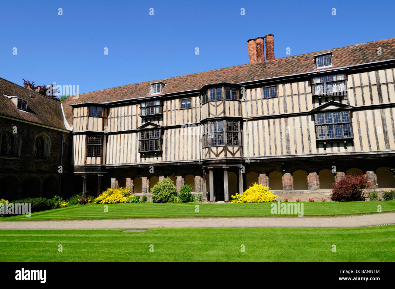 The Long Gallery, Cloister Court , Queens College Cambridge England Uk ...