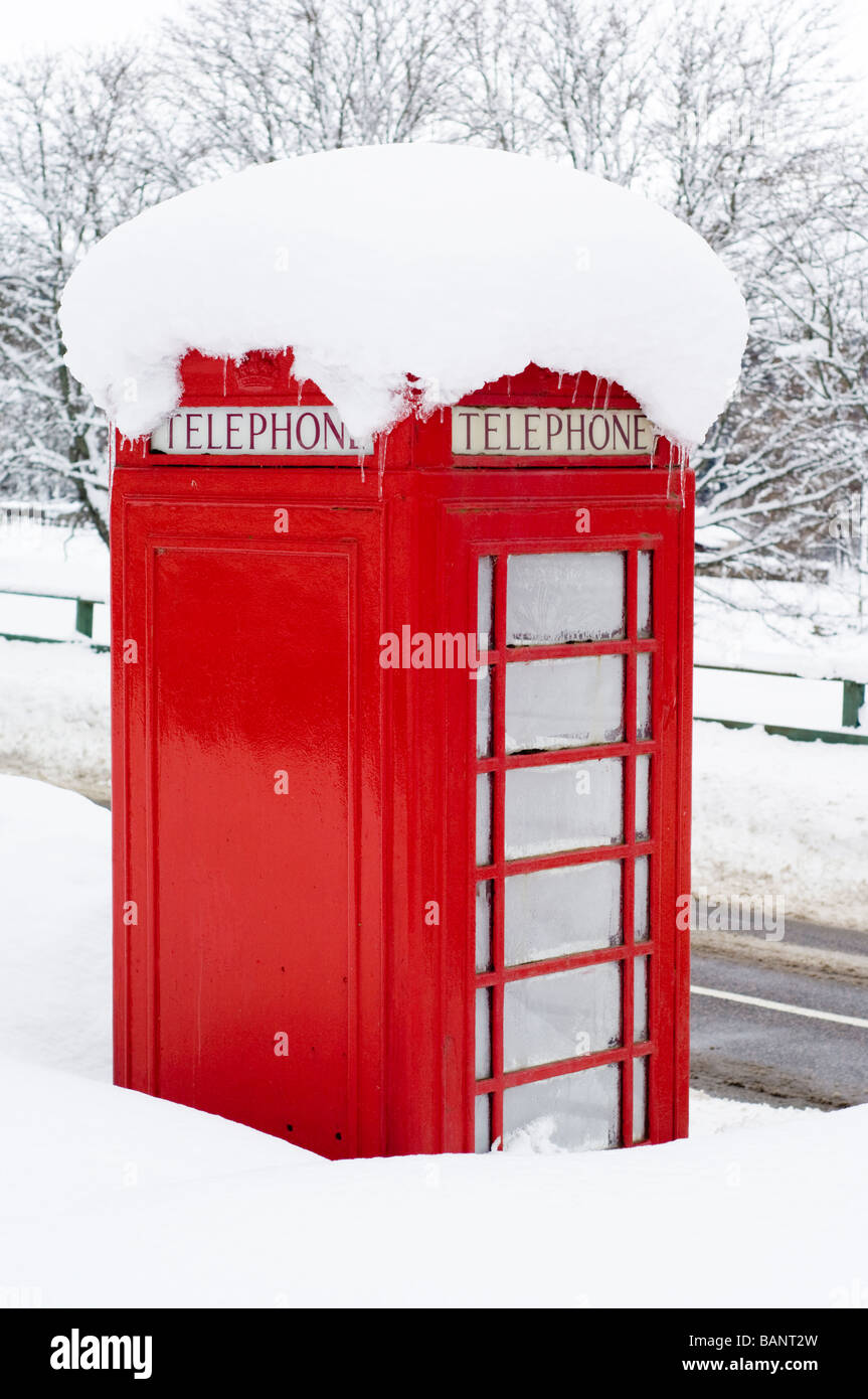 Village with a red telephone box in the scottish highlands hi-res stock ...