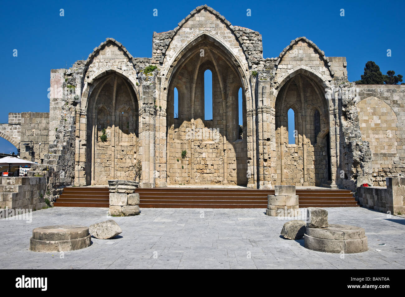 Roman basilica ruins Stock Photo - Alamy