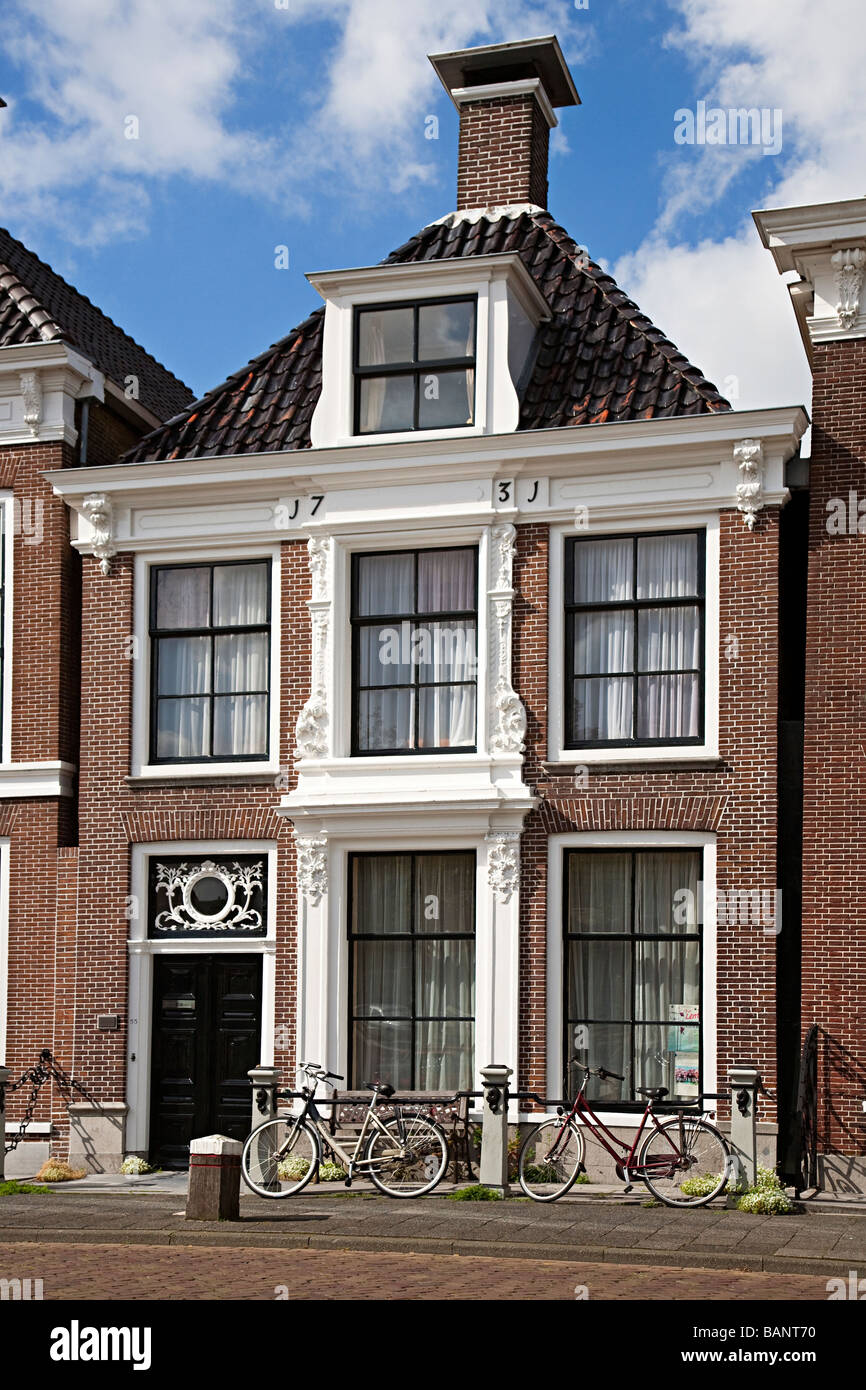 Dutch house red brick hi-res stock photography and images - Alamy