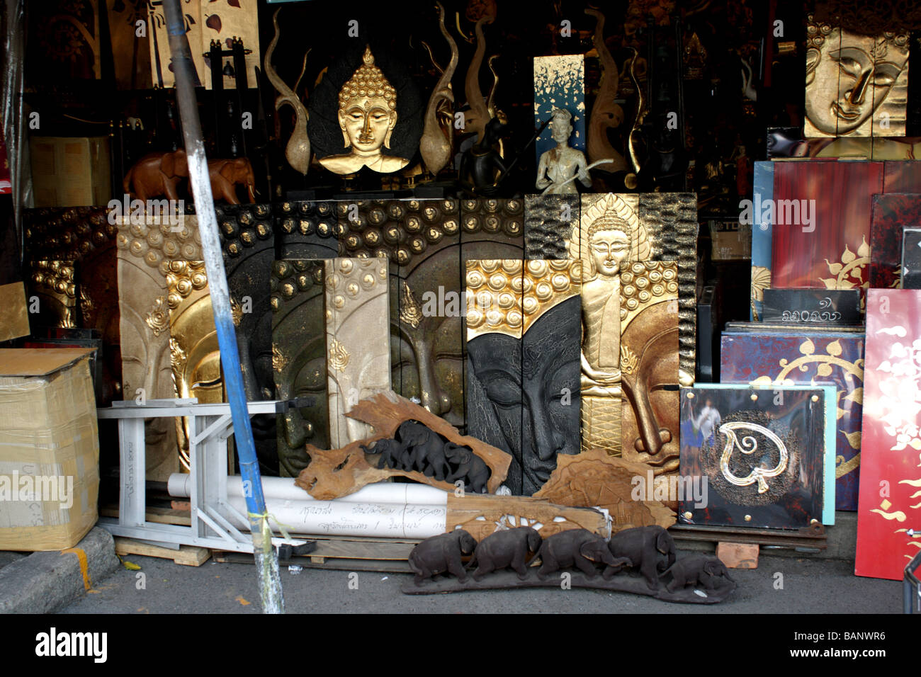 Chatuchak market antique hi-res stock photography and images - Alamy