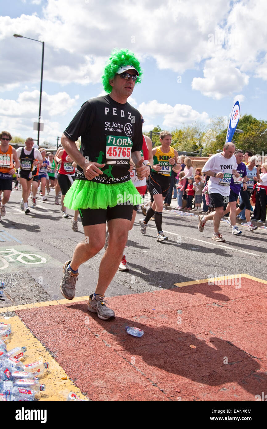 Fancy dress Athletes running the Flora London Marathon 2009 at Mudchute ...