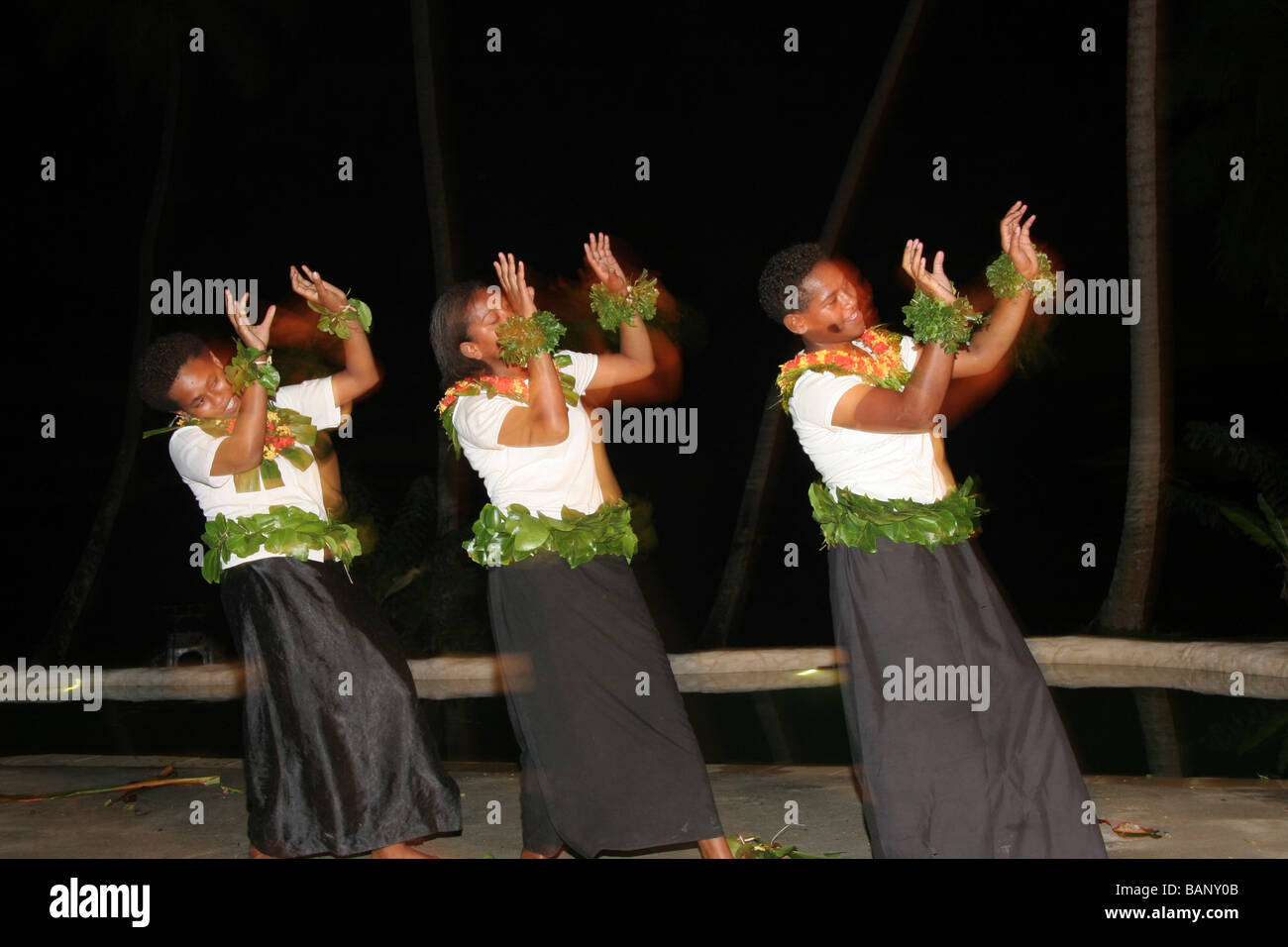 Grass skirt fiji hi-res stock photography and images - Alamy