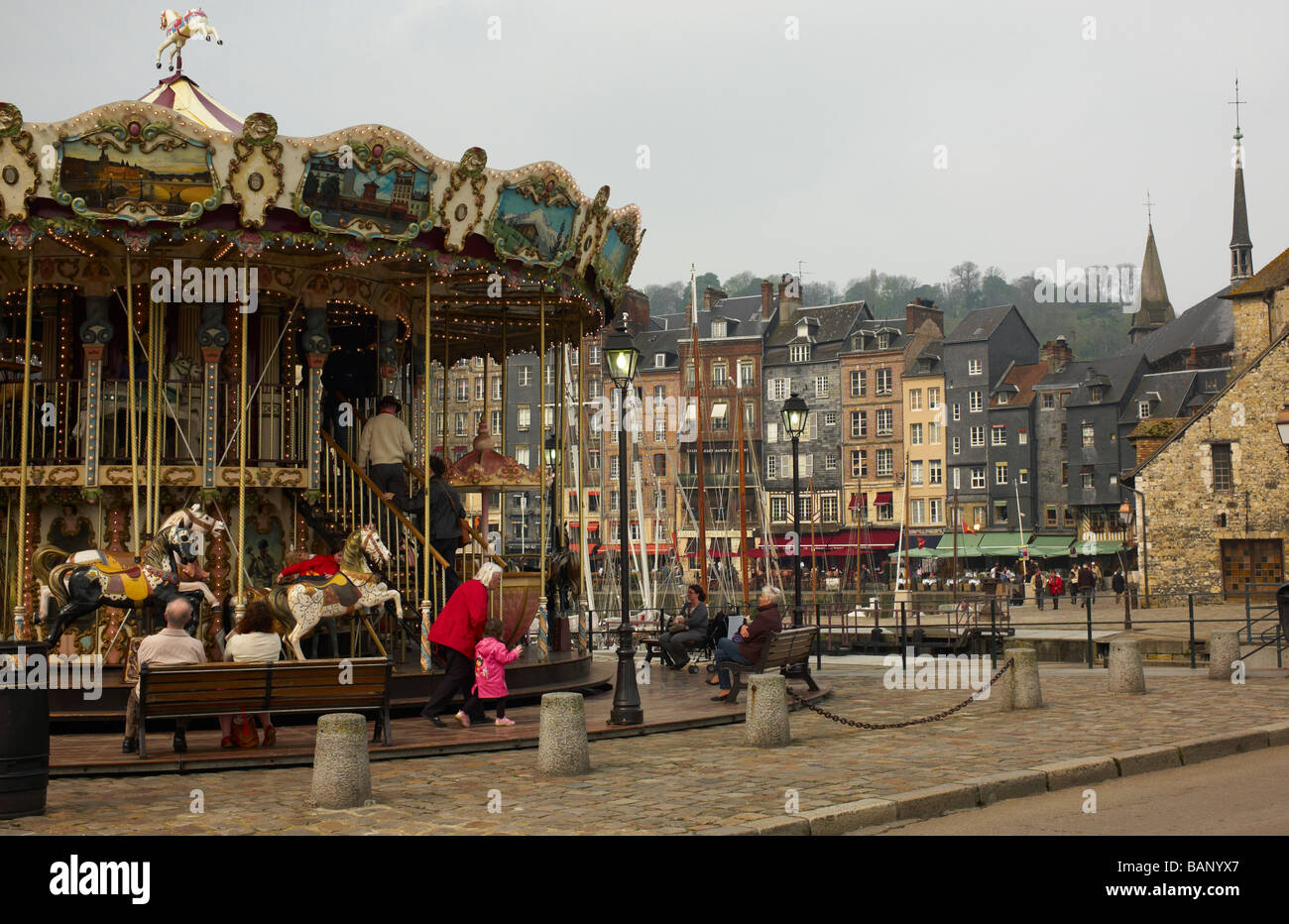 Lighthouse at honfleur hi-res stock photography and images - Alamy