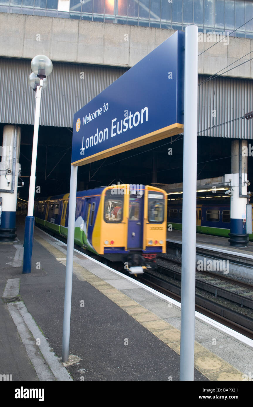 London euston railway station platform hi-res stock photography and ...