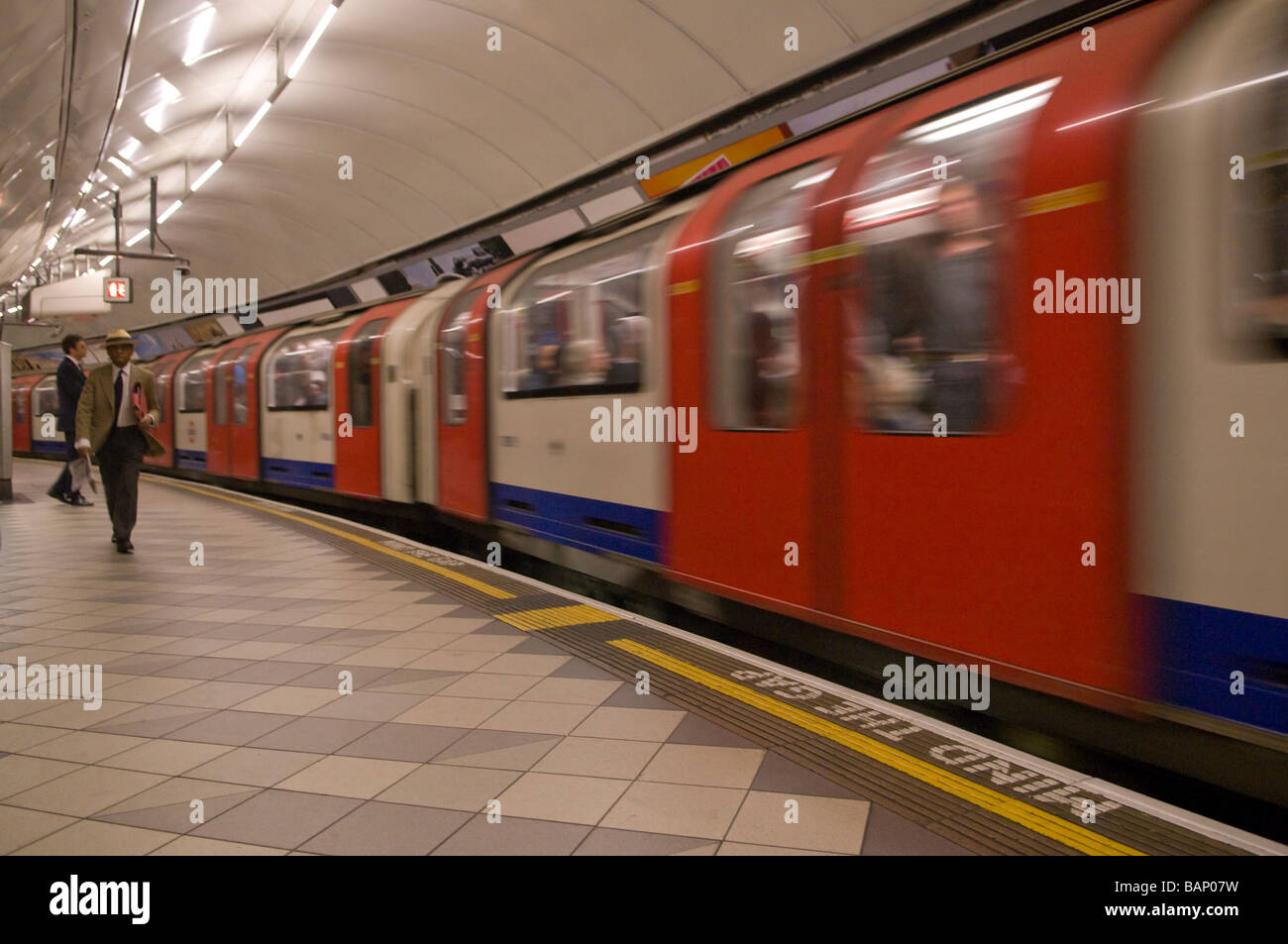 St pauls station hi-res stock photography and images - Alamy