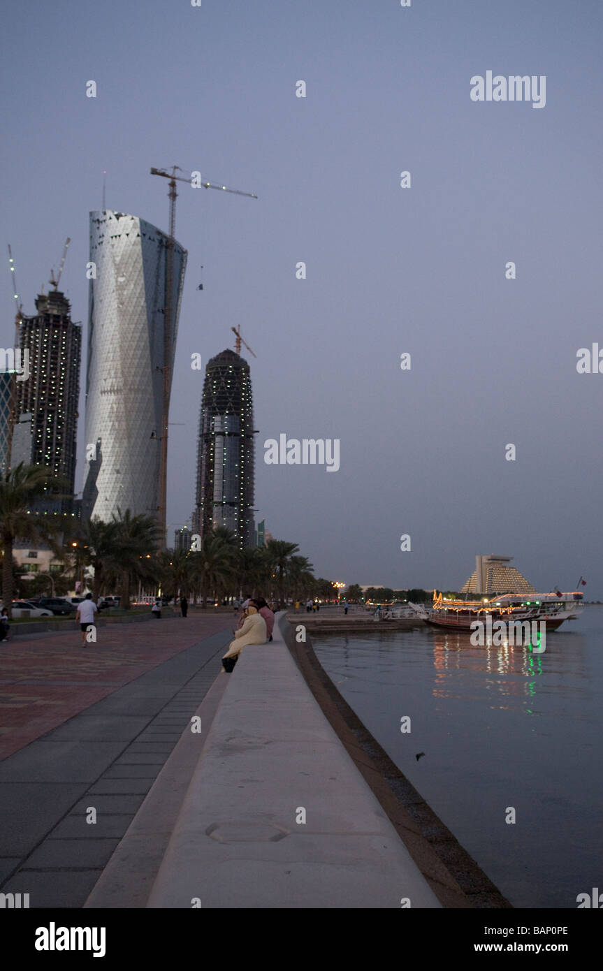 Corniche doha qatar palm tree hi-res stock photography and images - Alamy