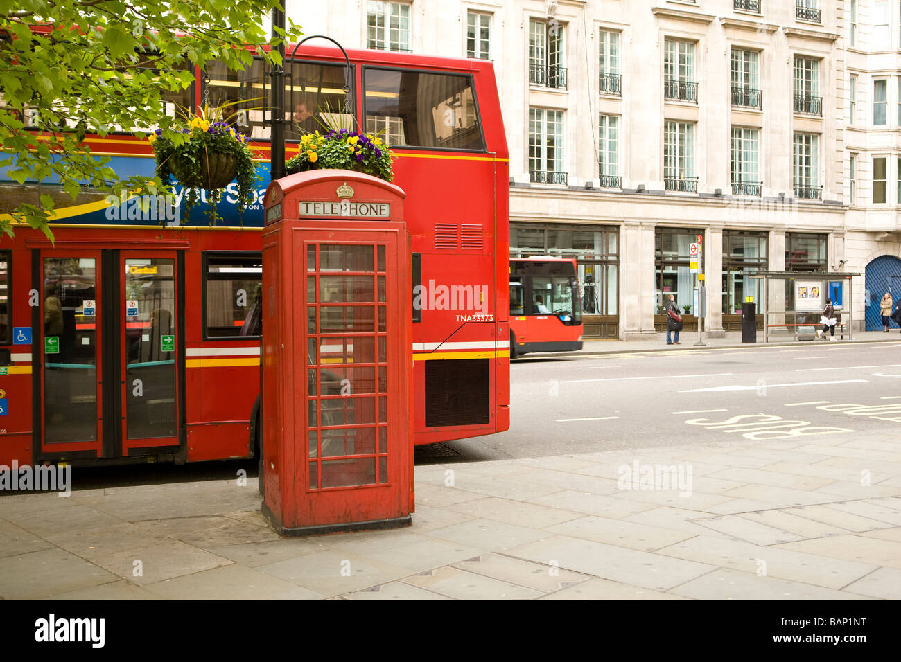 Iconic red london bus hi-res stock photography and images - Alamy